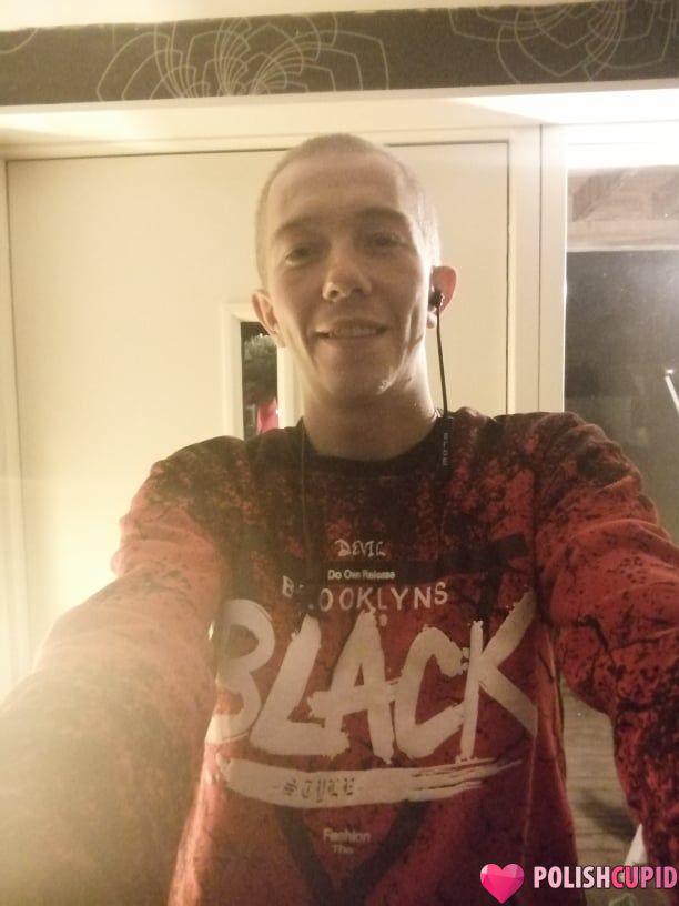 Handsome Polish man: user: pawlo6000, 32 years old